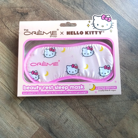 Hello Kitty | Accessories | The Crme Shop X Hello Kitty Limited Edition ...